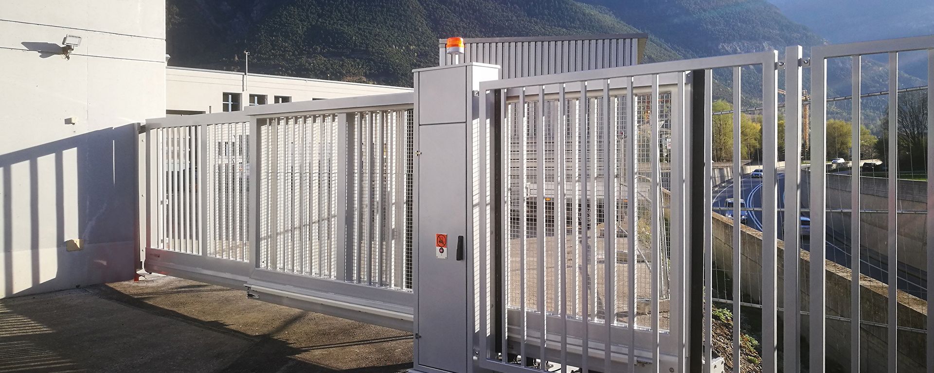 ZABAG | Cantilevered telescopic sliding gate | Kombi TZ Eco