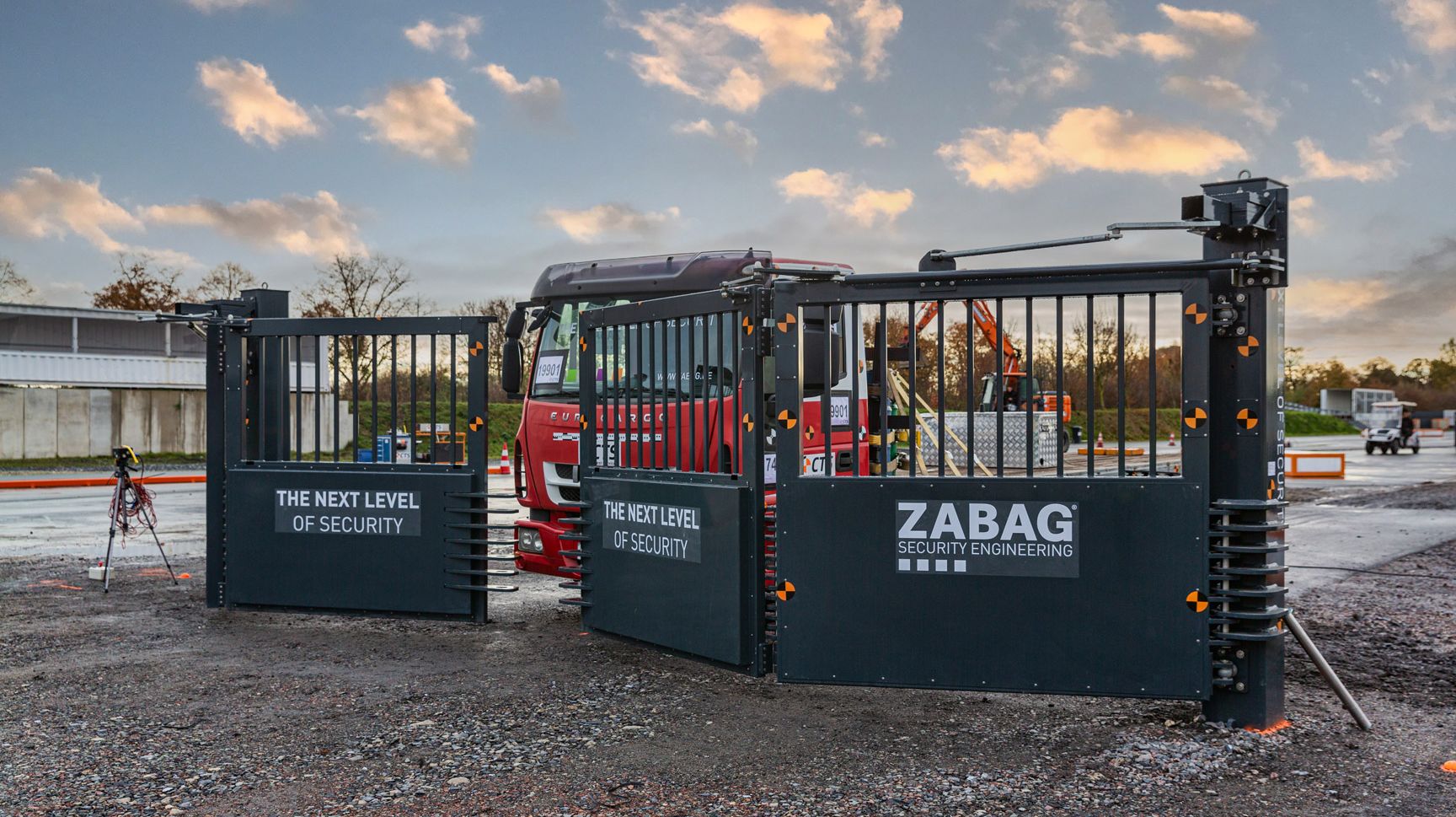 ZABAG | Faltflügeltore | schnell & sicher