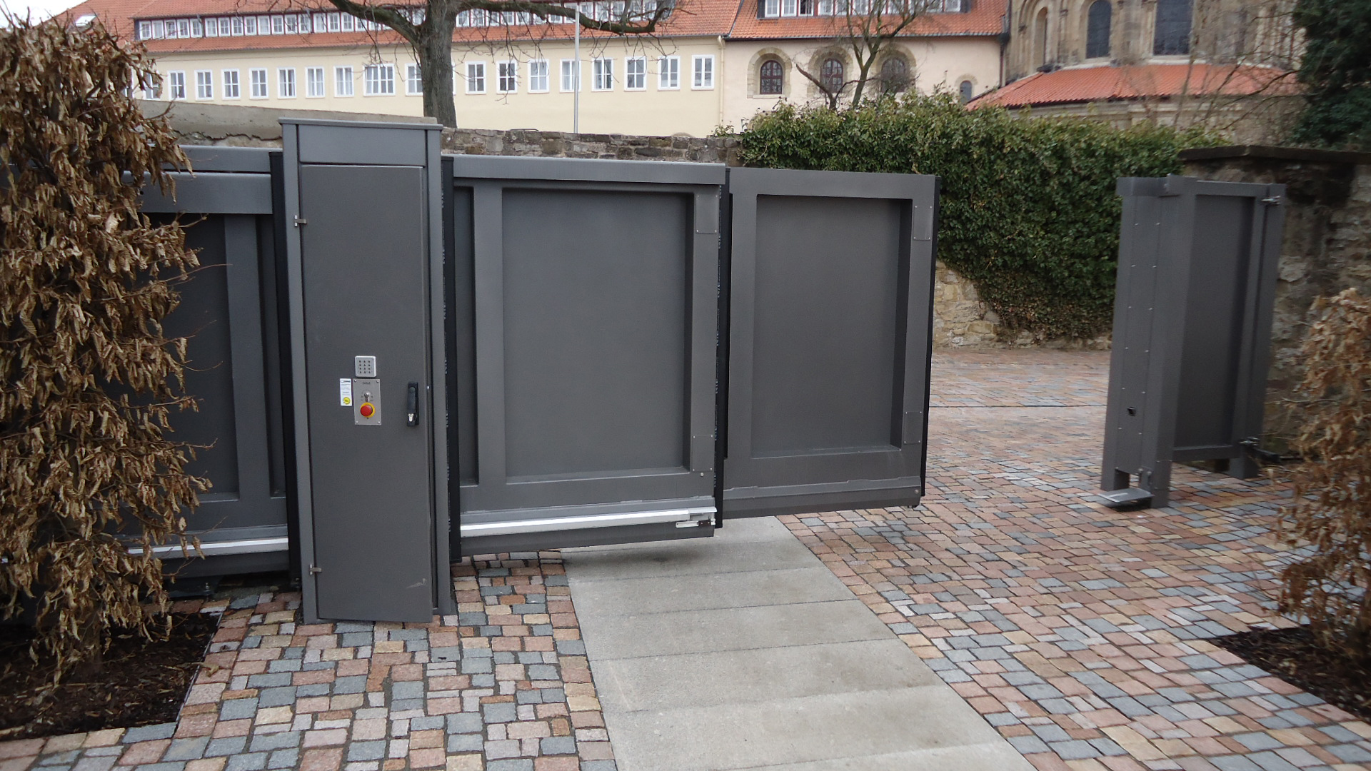 ZABAG | Cantilevered telescopic sliding gate | Kombi TZ Eco